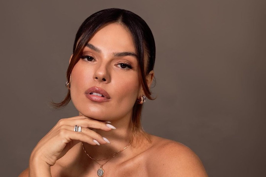 Equipe jurídica de Isis Valverde se manifesta após vazamento de nudes ...