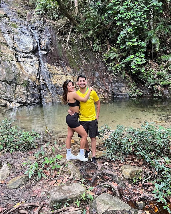 Hariany Almeida abre álbum de viagem com filho de Leonardo: 'Mal fui embora e já quero voltar'