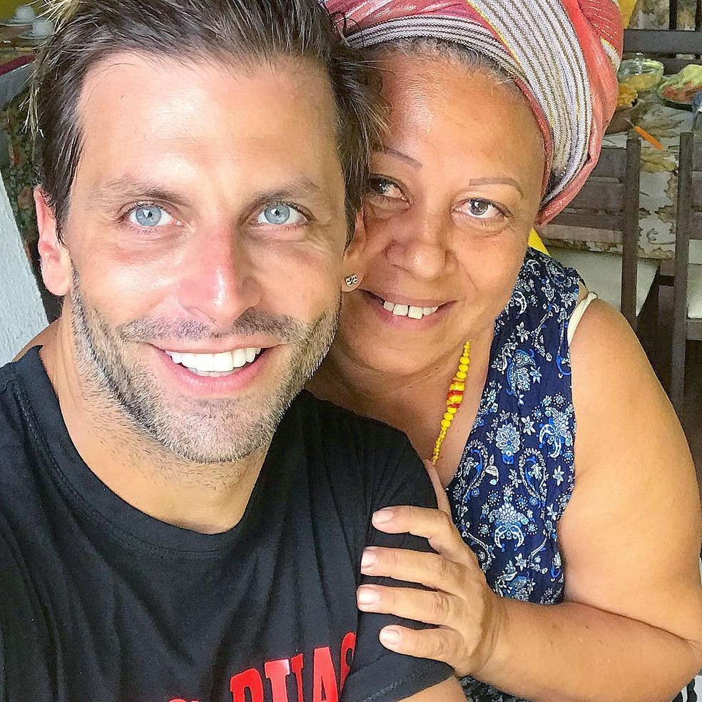 Quem são os famosos, como Anitta, adeptos de religiões de matriz ...