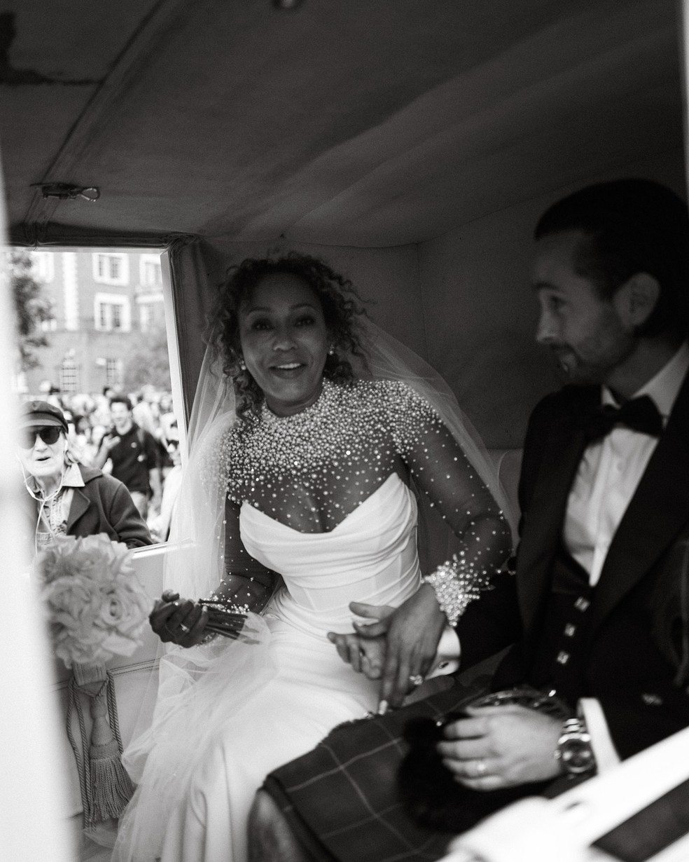 Ex-Spice Girl Mel B compartilha novas fotos de seu casamento em Londres