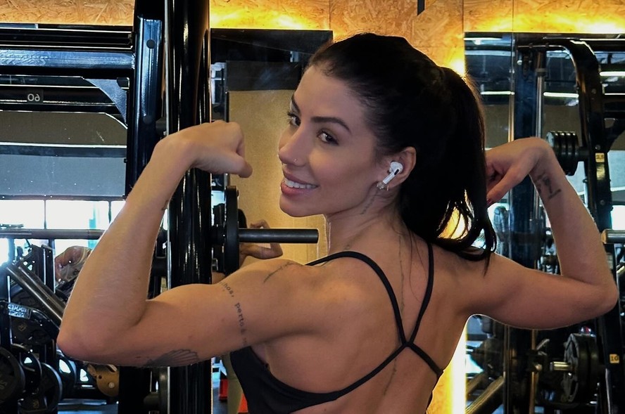 Maria Lina mostra antes e depois do corpo e fala de procedimentos estéticos