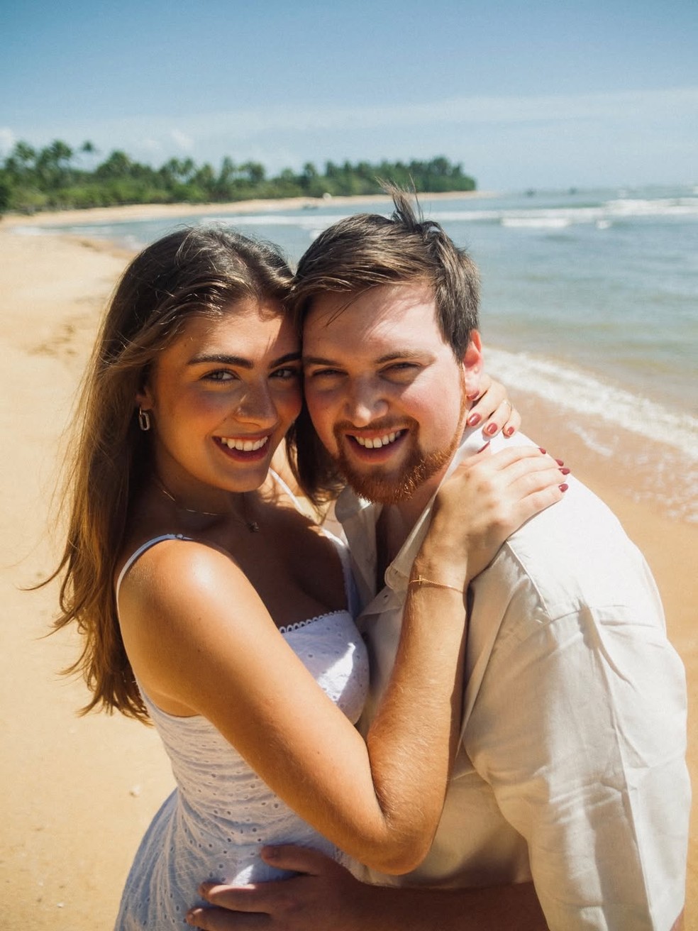 Luma Cesar e Ed Beccle anunciam gravidez do primeiro filho