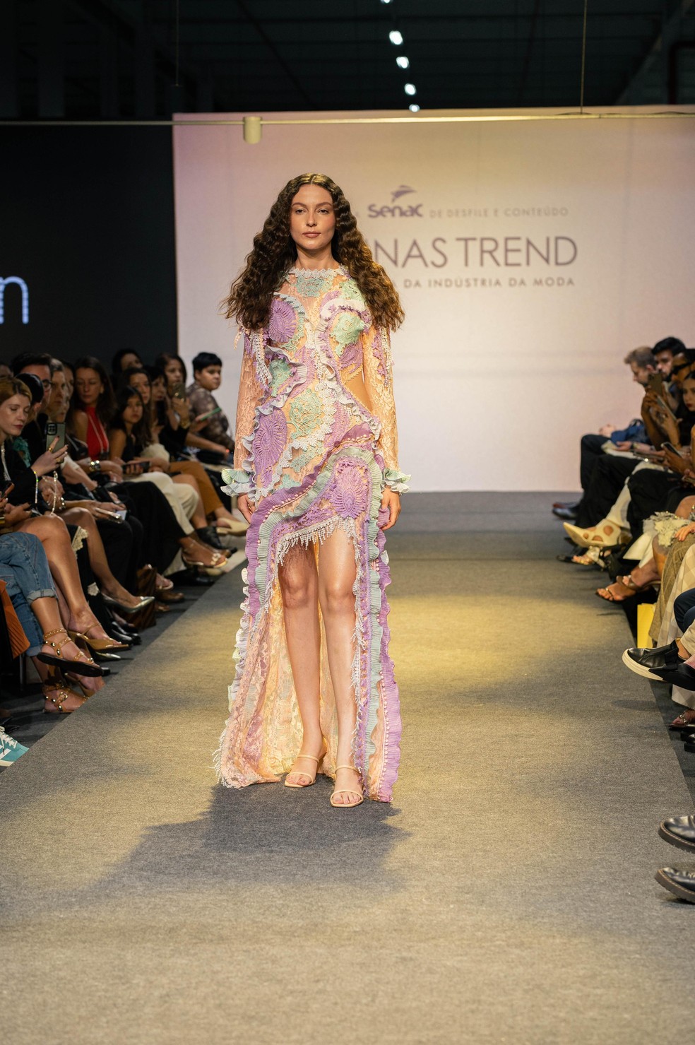 Estilista queridinha das famosas, Letícia Manzan comemora 10 anos de ...