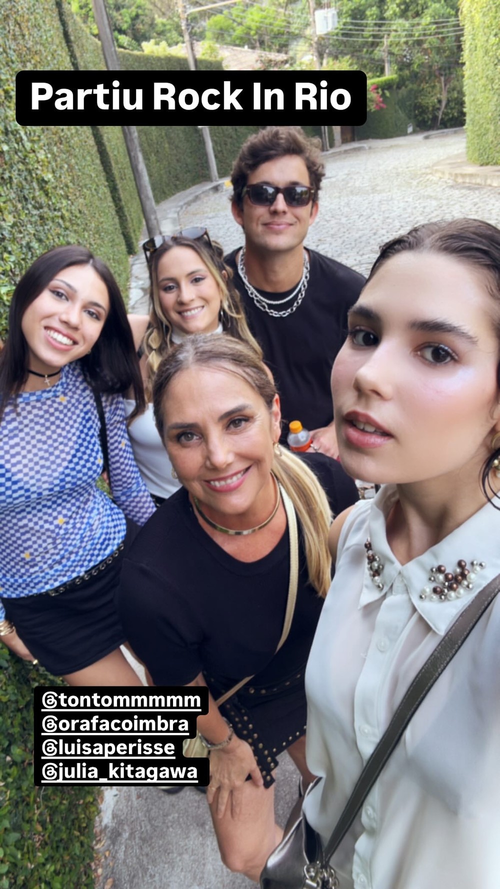 Heloísa Périssé vai ao Rock in Rio com as duas filhas e o genro; fotos