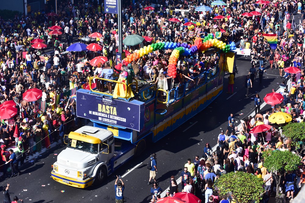 Parada LGBT+ resiste à crise financeira e celebra 30 anos em SP; saiba ...
