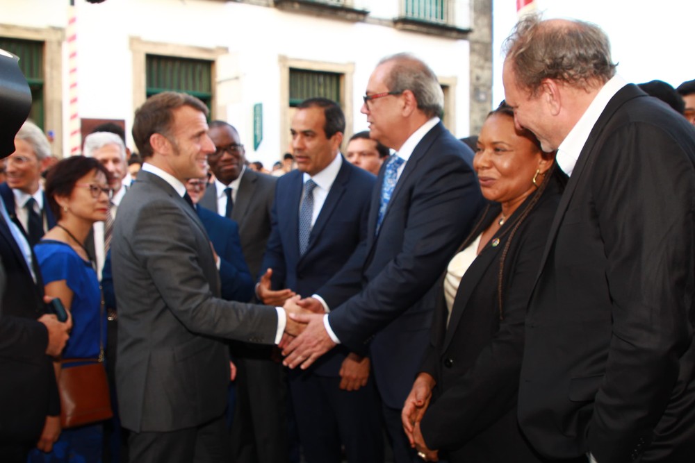 Presidente da França, Emmanuel Macron visita fundação em Salvador ao ...
