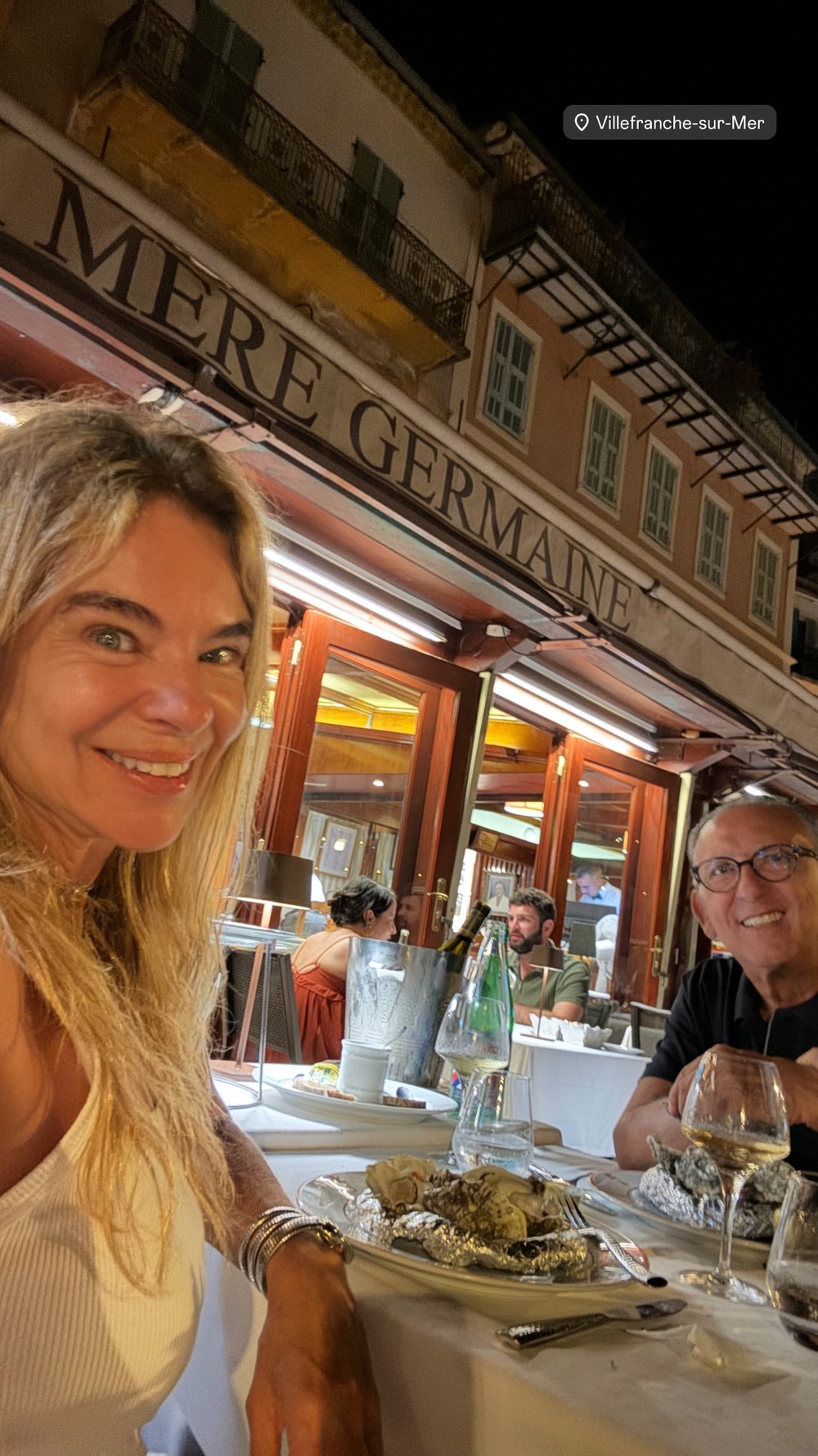 Desirée Soares e Galvão Bueno curtem praia na França: 'Maridão mais ...
