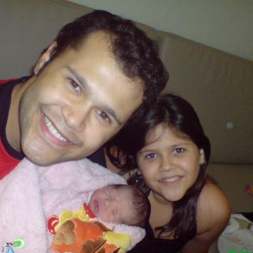 Marcos, da dupla com Belutti, emociona web com homenagem à filha que ...