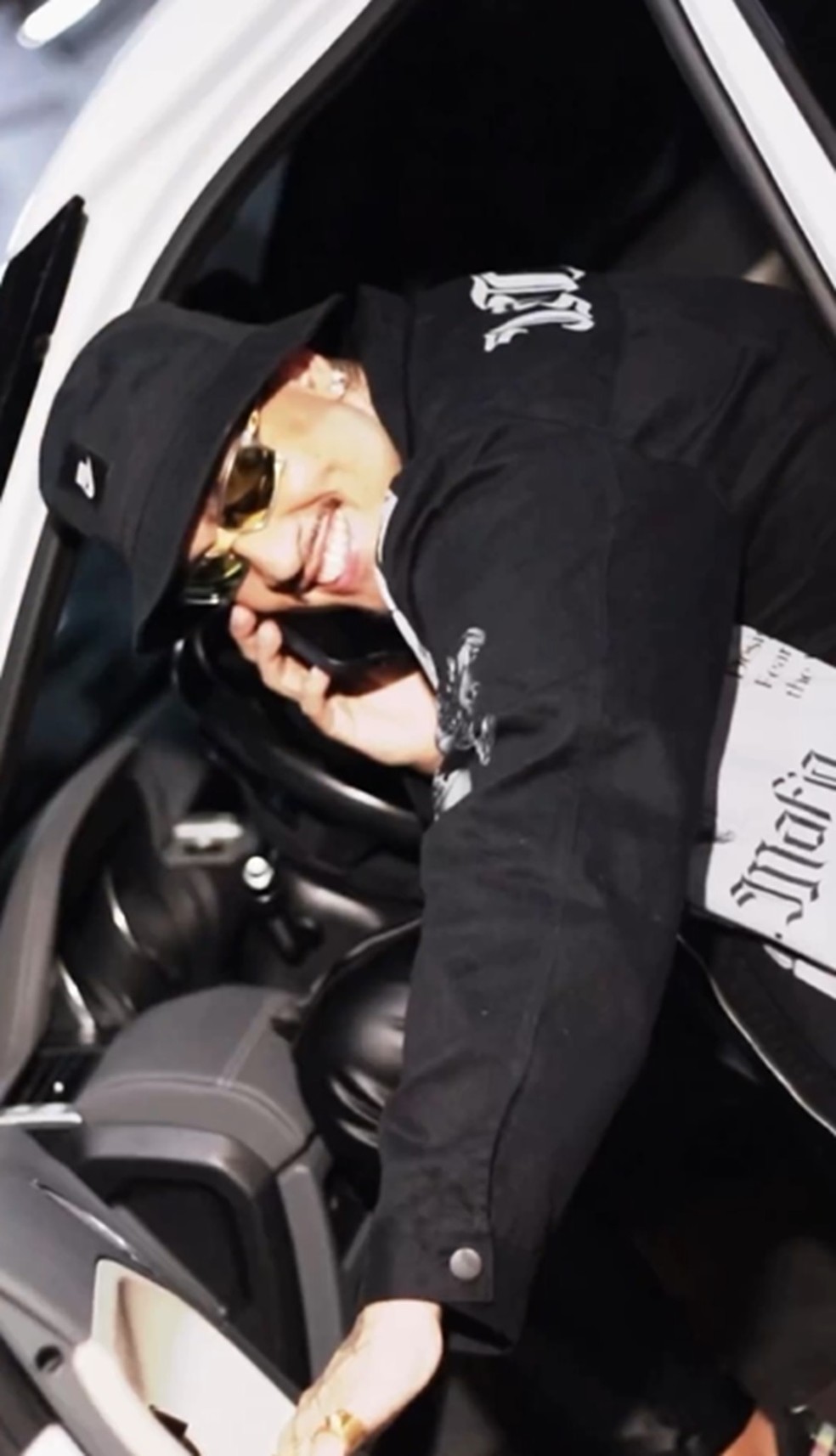 MC Binn faz ensaio e adianta detalhes de novo álbum: 'Bastante love songs'