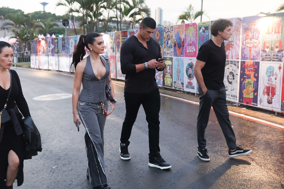 Franciny Ehlke e marido bilionário vão ao Lollapalooza, em SP