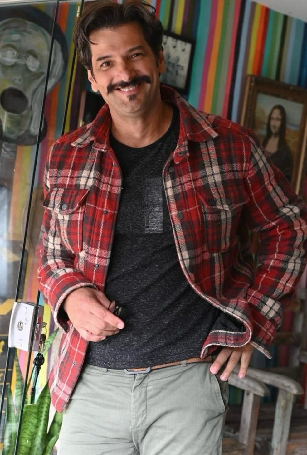 Gil Hernández, de 'Volta por Cima', fala da infância na Venezuela e nome inspirado em Gilberto Gil