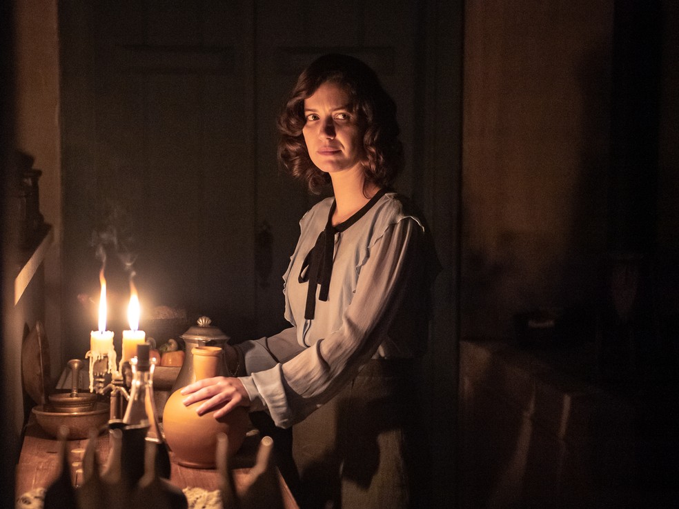 'Guerreiros do Sol': Amor entre Valiana e Padre Bida começa a florescer