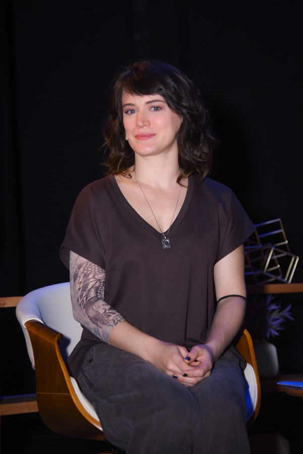 Sergio Guizé e mais famosos prestigiam estreia de peça com Bianca Bin ...