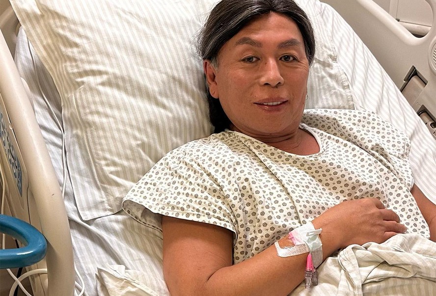 Celso Kamura, cabeleireiro dos famosos, é operado às pressas em São Paulo