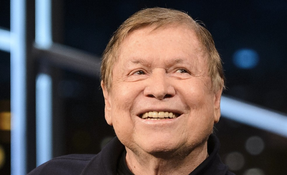 Afastado da TV há um ano e meio, Faustão reaparece na web para ...