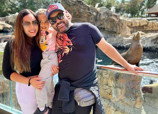 Edson, da dupla com Hudson, viaja com a mulher e a filha para os EUA