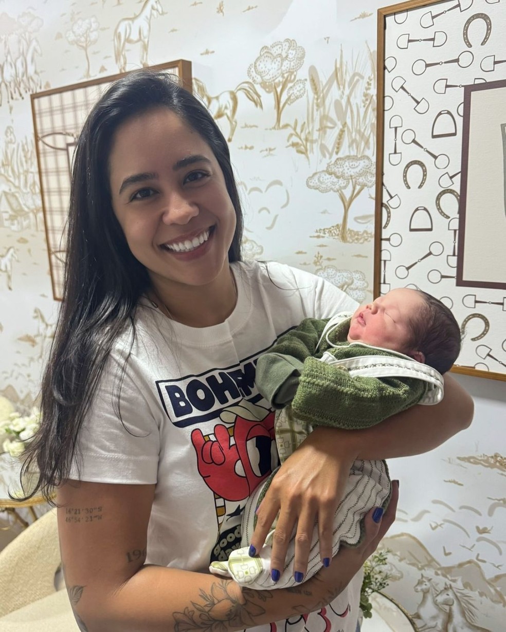 Irmã de Zé Felipe, Monyque Isabella enterra umbigo do afilhado, José ...