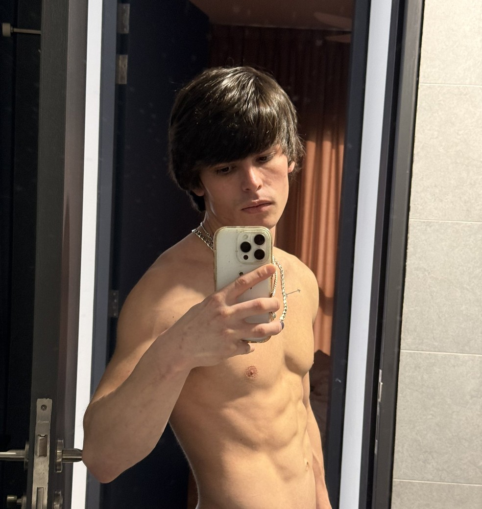 Ator pornô Seth Peterson é encontrado morto aos 28 anos e noivo lamenta