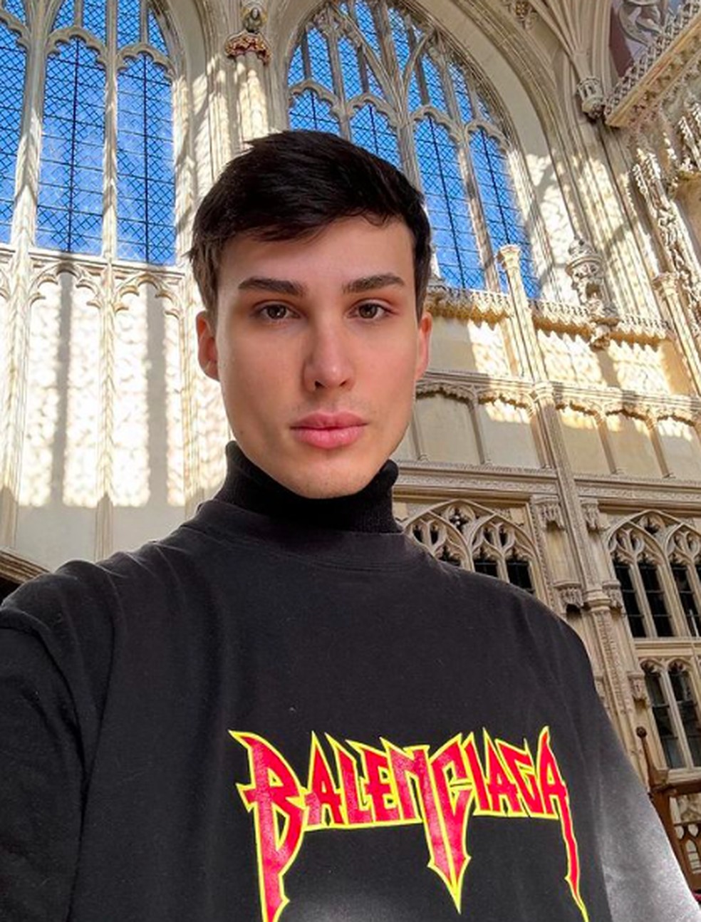 Quem é Halessia? Conheça a drag queen que roubou a cena no aniversário ...