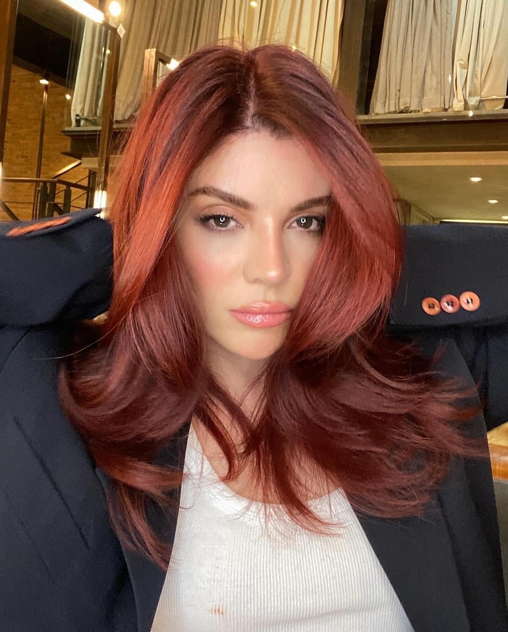 Gkay renova visual e aposta em cor viral para os cabelos