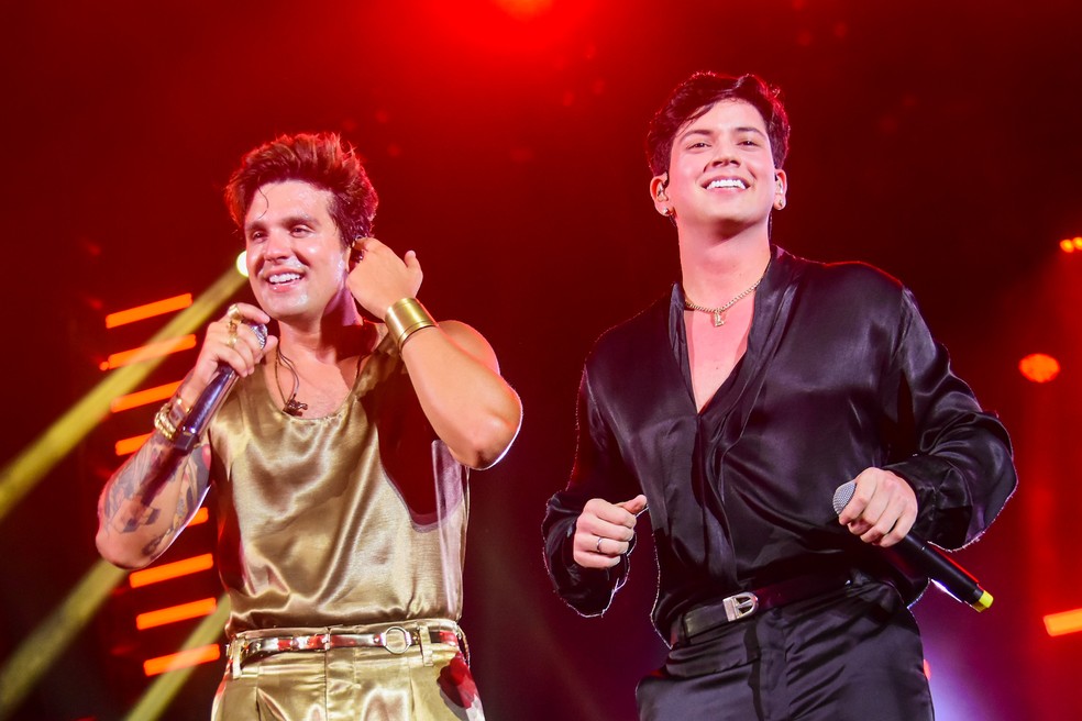 Luan Santana finaliza turnê com feat surpresa e homenagem à esposa ...