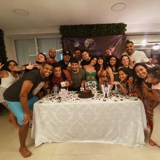 Saiba quem é Juliane Carvalho, apontada como affair de Felipe Neto