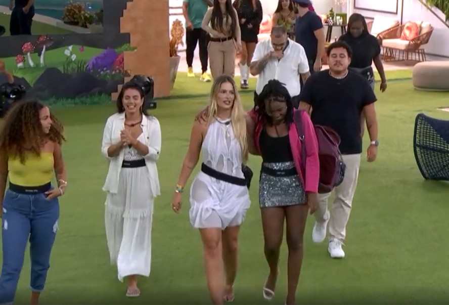 Yasmin Brunet usa look de R$ 72 mil ao ser eliminada do BBB 24