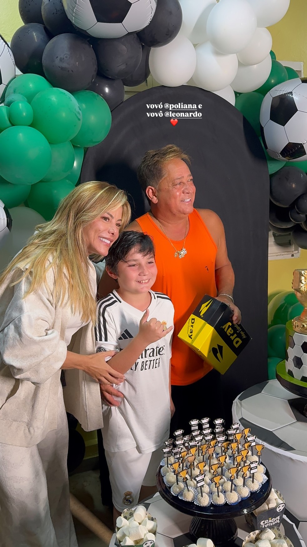 Leonardo reúne esposa e filhos em aniversário do neto, filho de Jéssica Beatriz Costa