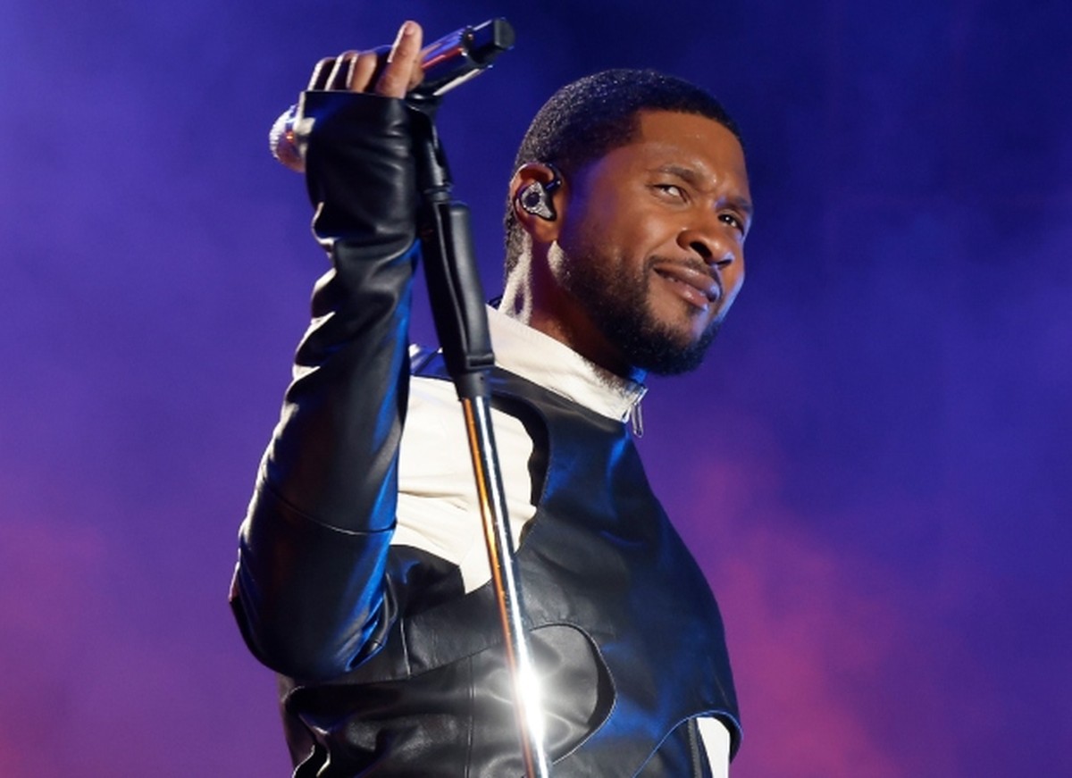 Usher é anunciado como atração principal do intervalo do Super Bowl 2024