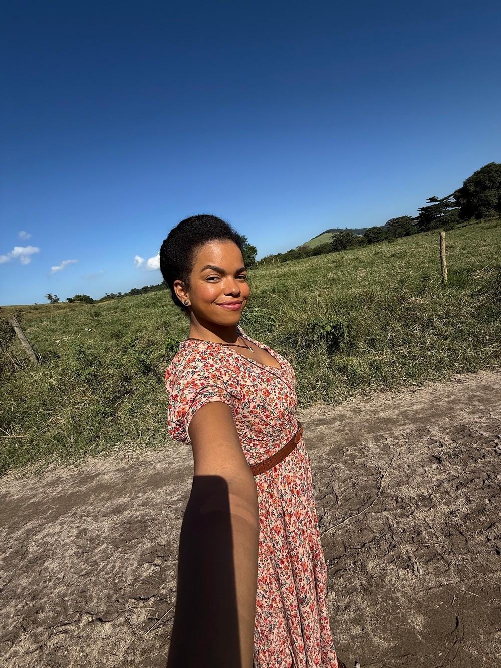 Jeniffer Nascimento abre álbum e mostra bastidores de 'Etâ Mundo Melhor!'