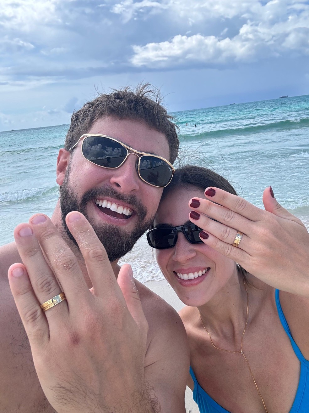 Eike Duarte faz pedido de casamento em viagem a Miami: 'Tremi muito'