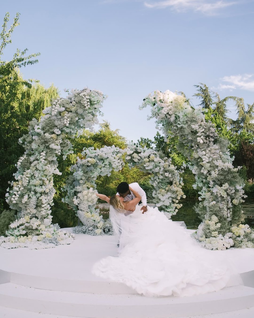 Endrick e Gabriely Miranda surpreendem com fotos inéditas de casamento ...