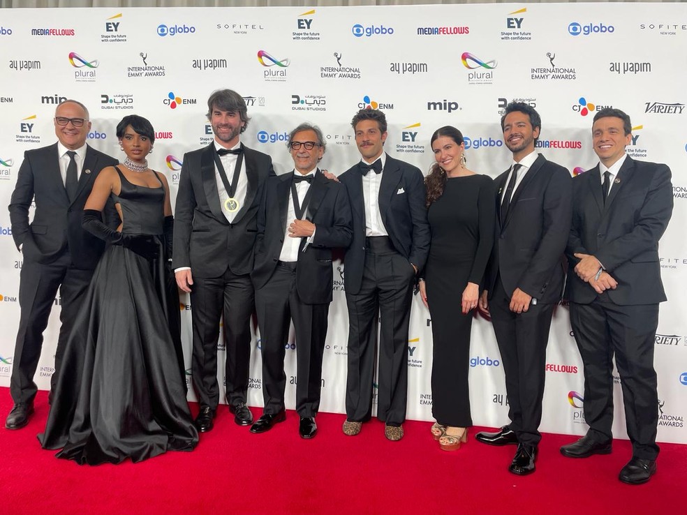 William Bonner, Lilia Cabral e outros brasileiros marcam presença no ...