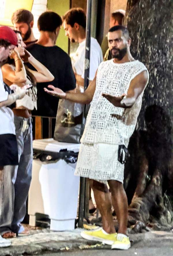 Amigos de 'Vai na Fé', Samuel de Assis e Caio Manhente se divertem no Baixo Gávea