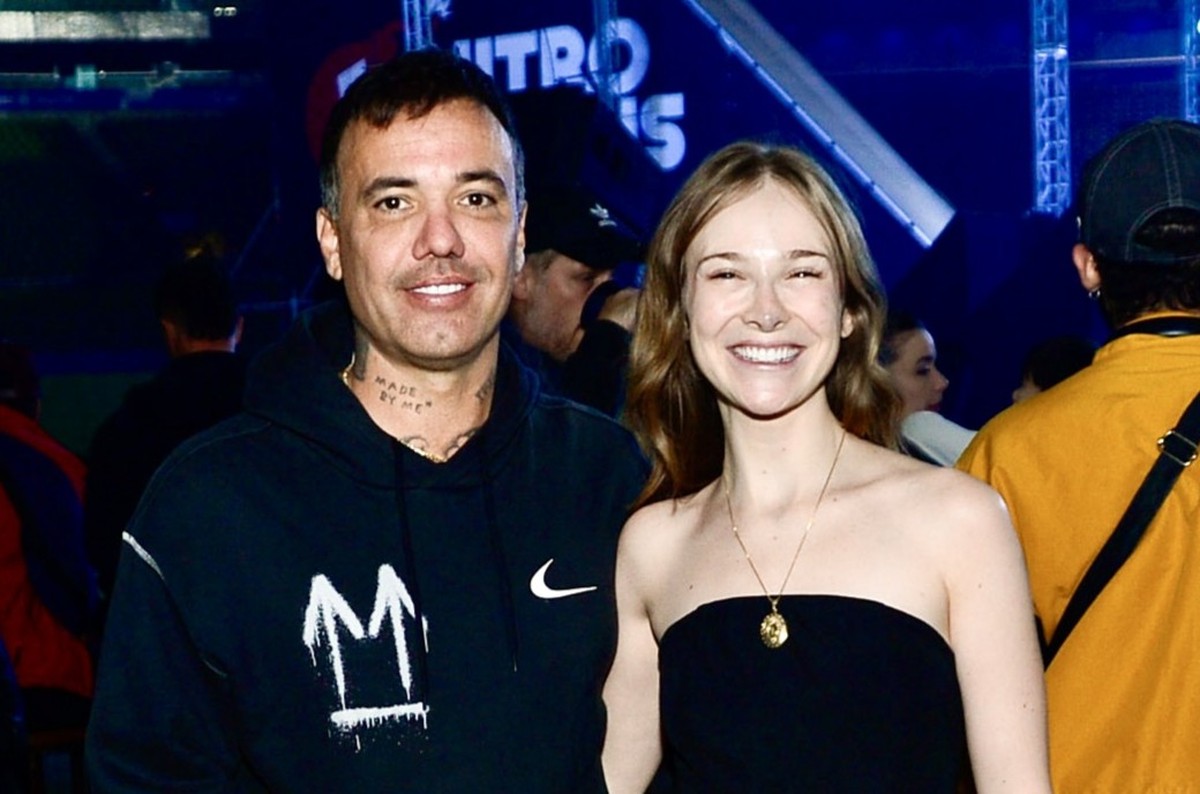 Ex de Pyong, Sammy Sampaio faz aparição rara ao lado do novo namorado