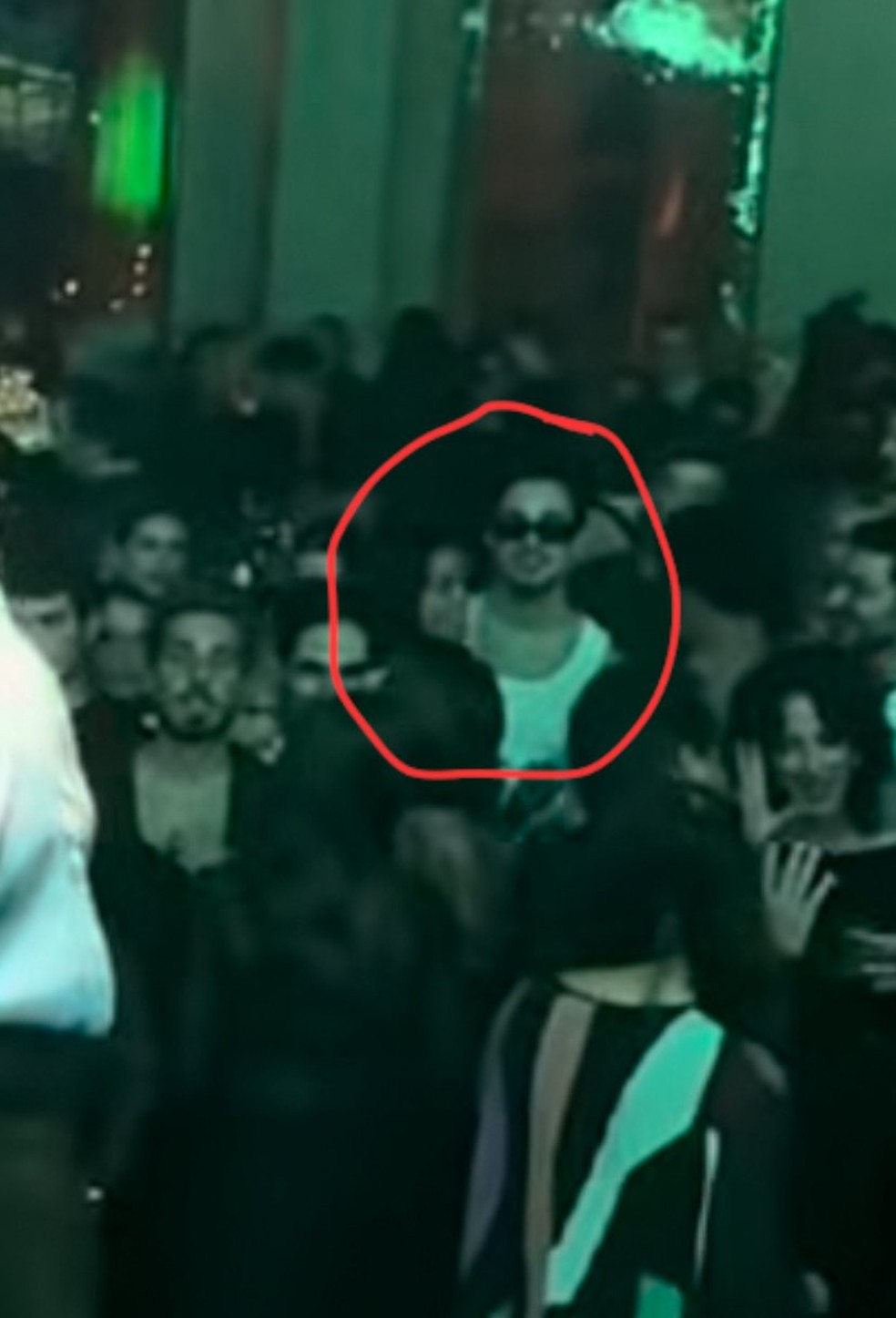 Bruna Marquezine e suposto affair Danilo Mesquita aparecem juntos ...