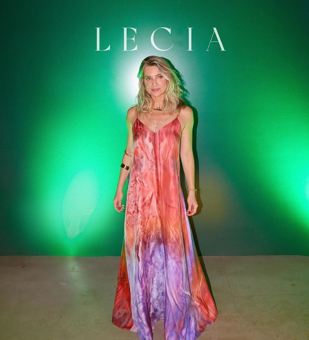 Letícia Spiller comenta fim de ano solteira: 'O amor se transforma'