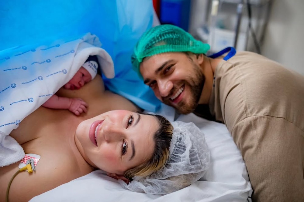 Nasce Elisa, filha de Niina Secrets e Guilherme Santos