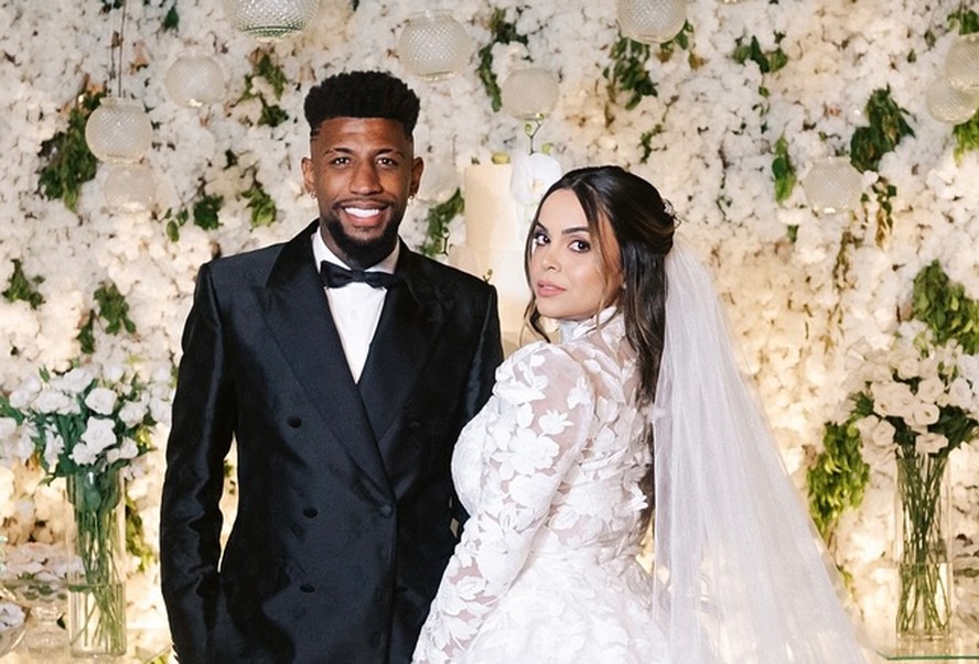 Jogador Emerson Royal, do Tottenham, se casa com Estela Braga em MG