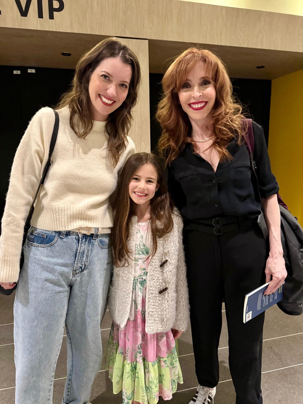 Atriz Mel Summers reencontra Nathalia Dill em peça em SP