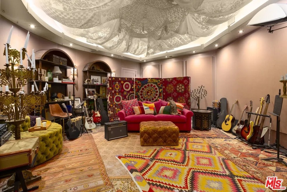 Jessica Simpson coloca casa à venda por R$ 108 milhões após separação