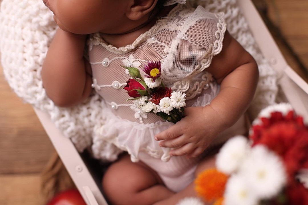 Suelen Gervásio faz ensaio newborn de filha e mostra pela 1ª vez rosto ...