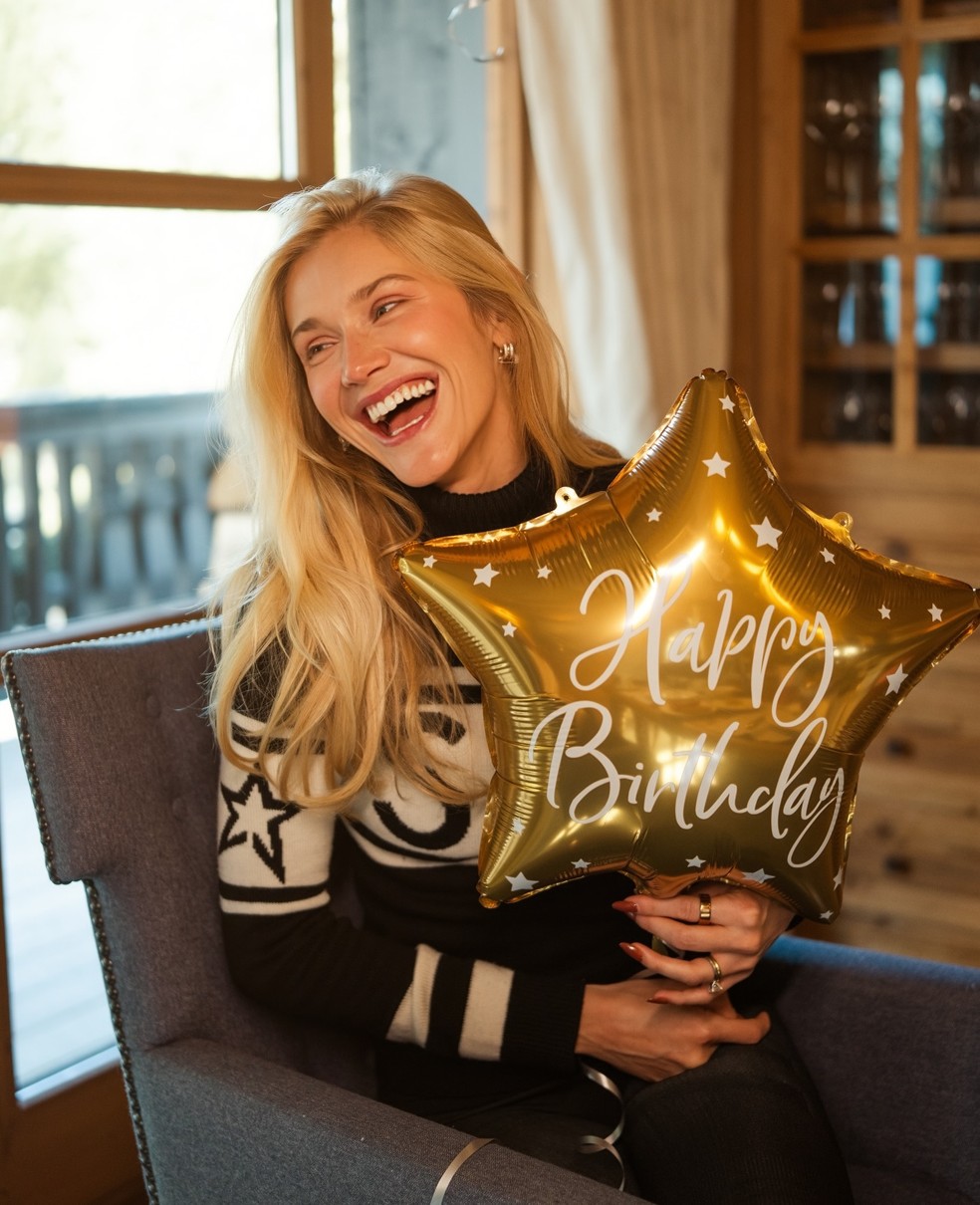 Celina Locks celebra aniversário com filhas de Ronaldo e ganha ...