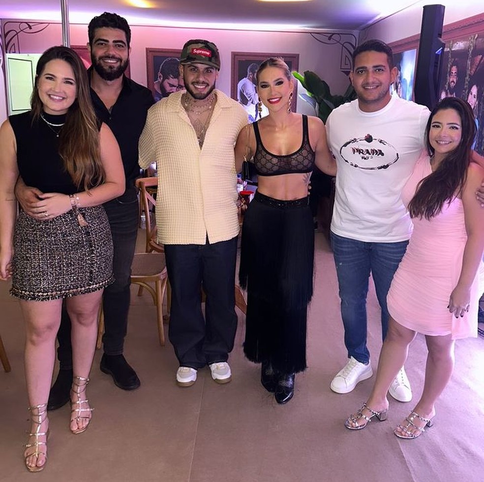 Virginia Fonseca exibe look grifado para show com Zé Felipe