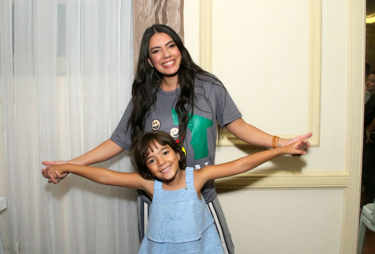 Famosos vão ao 24º Desfile Solidário da Casa de Apoio à Criança com ...