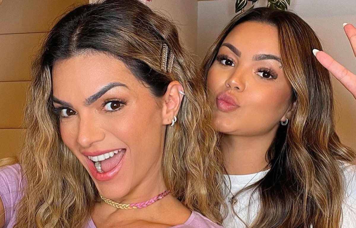 Kelly Key posa com a filha, e seguidores brincam com semelhança: 'Quem ...