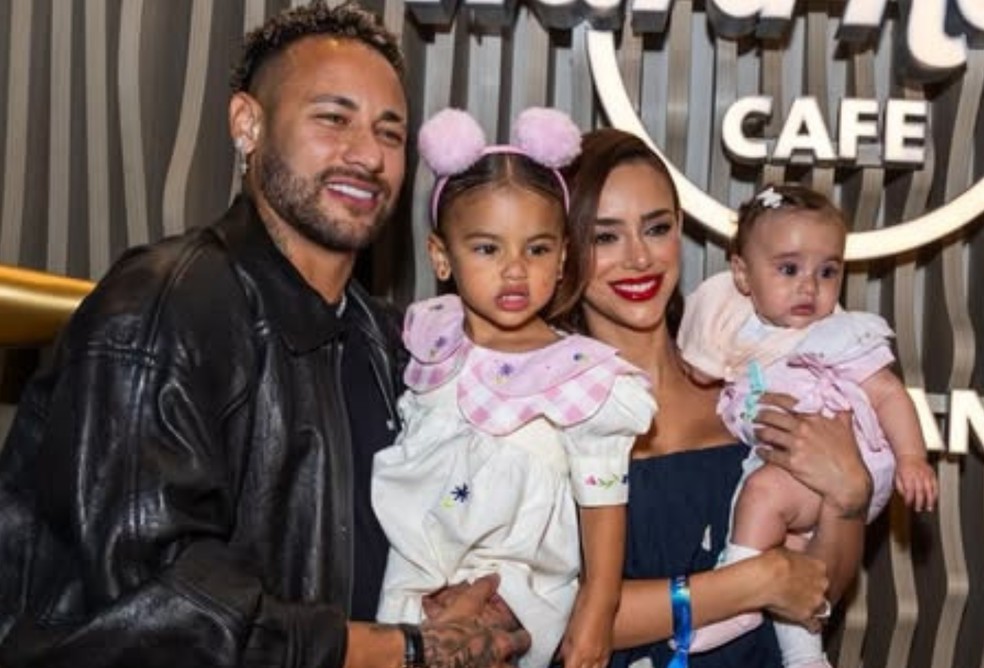 Semelhança entre Neymar e Mavie impressiona web: 'Idênticos'