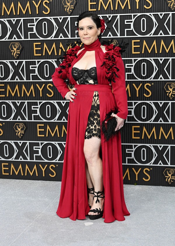 Emmy: confira todos os looks do tapete vermelho do evento