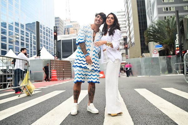 Gizelly Bicalho curte o Réveillon da Paulista em clima de romance com ...