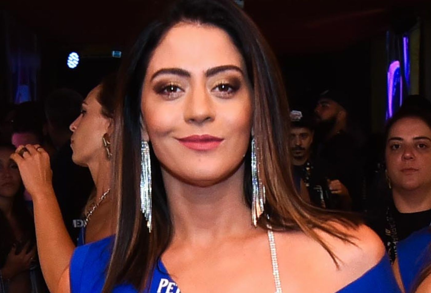 Carol Castro se pronuncia após 'criticar' posto de rainha de bateria de ...